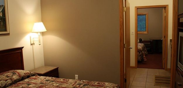 Lake Bluff Inn and Suites