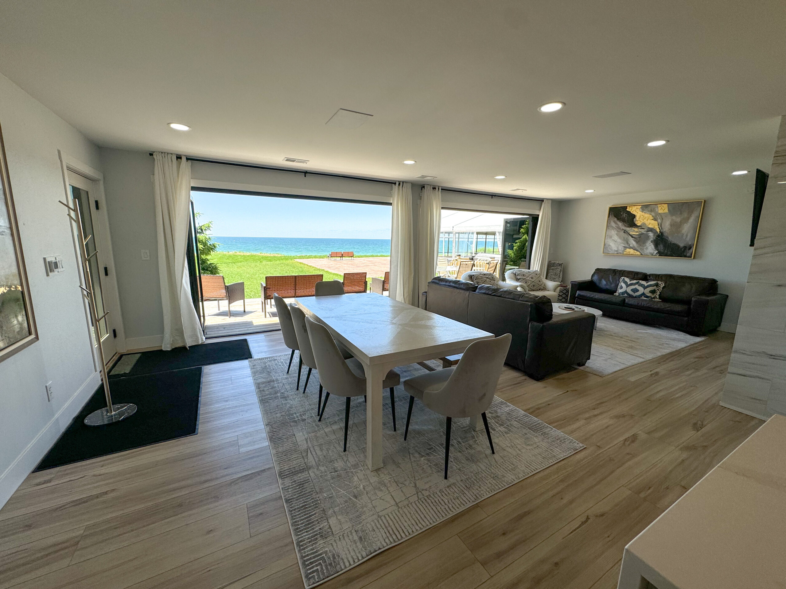 LB Grand Residence | Lake Bluff Inn and Suites