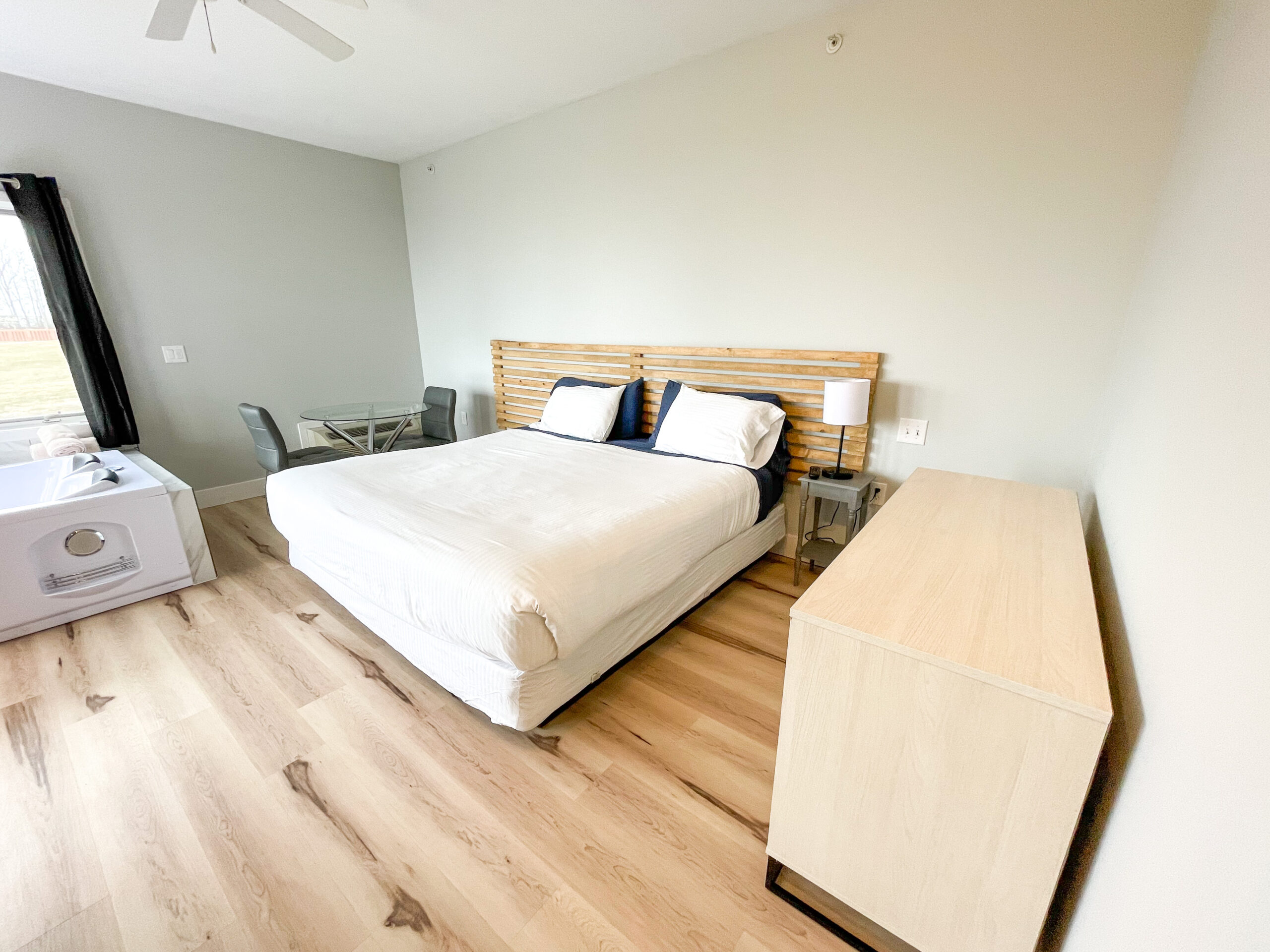 Rooms | Lake Bluff Inn and Suites